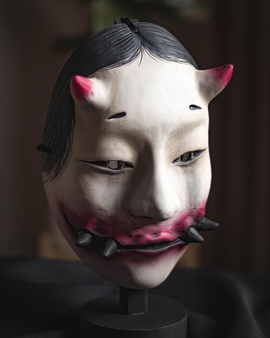 Máscaras japonesas hechas a mano – SÁTIRO - Decoración